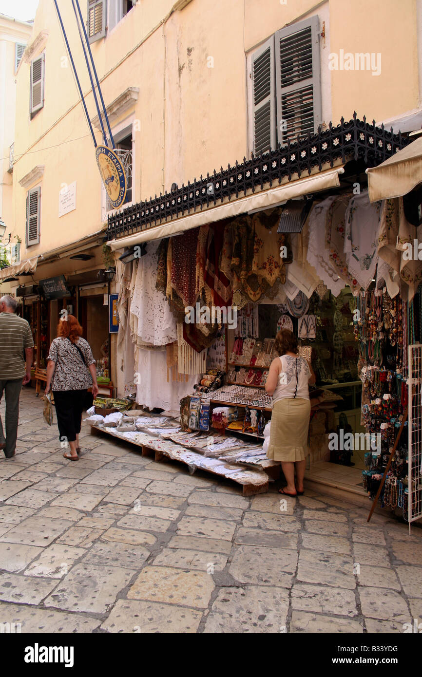 Souvenir shop corfu greece -Fotos und -Bildmaterial in hoher Auflösung ...