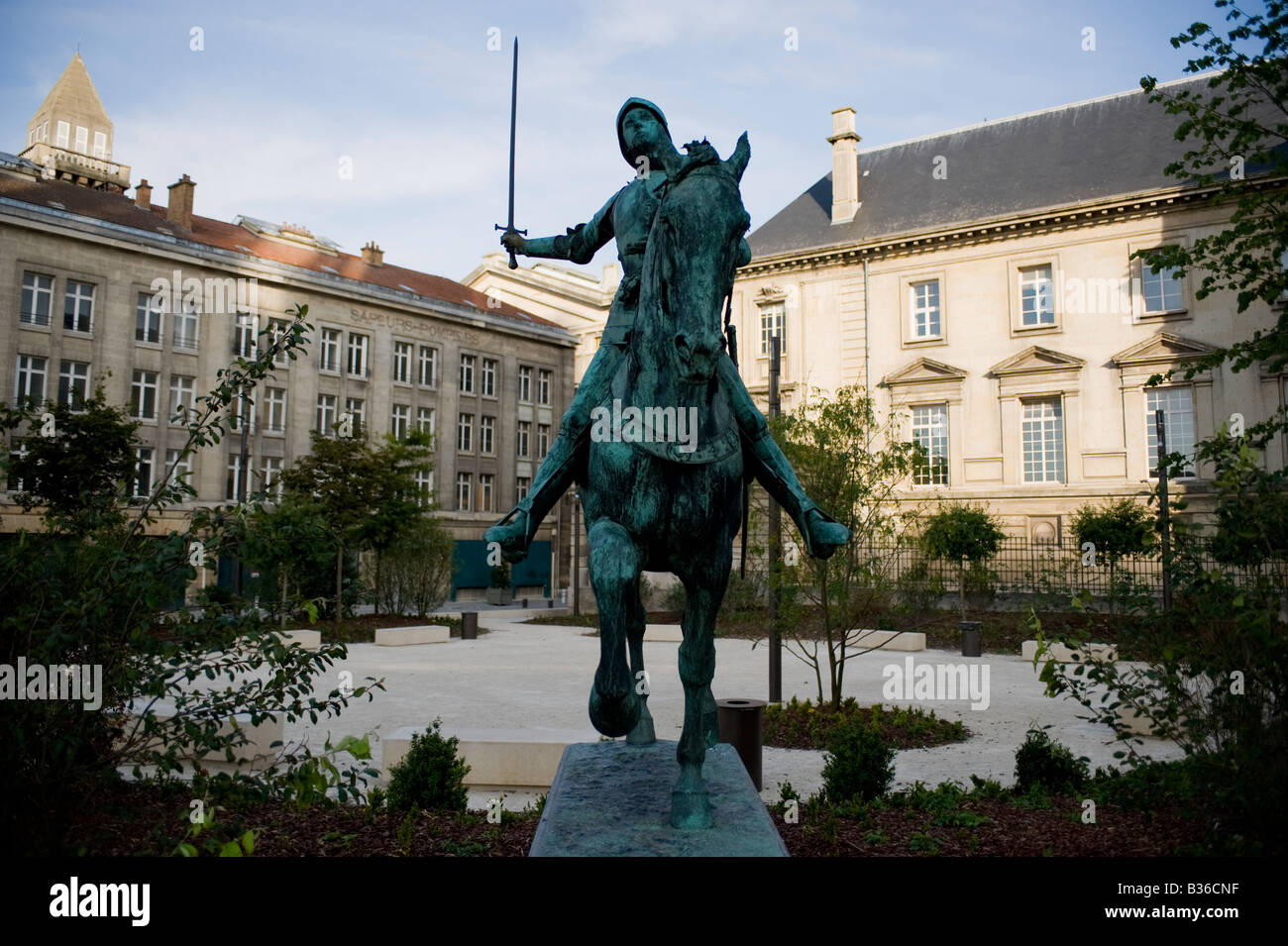 Joan der bogenstatue reims -Fotos und -Bildmaterial in hoher Auflösung – Alamy