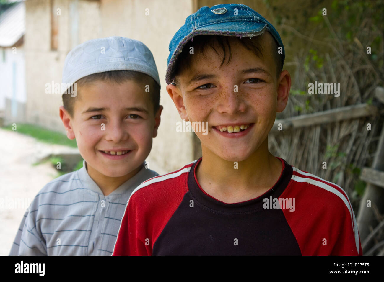 Uzbek child smiling -Fotos und -Bildmaterial in hoher Auflösung – Alamy