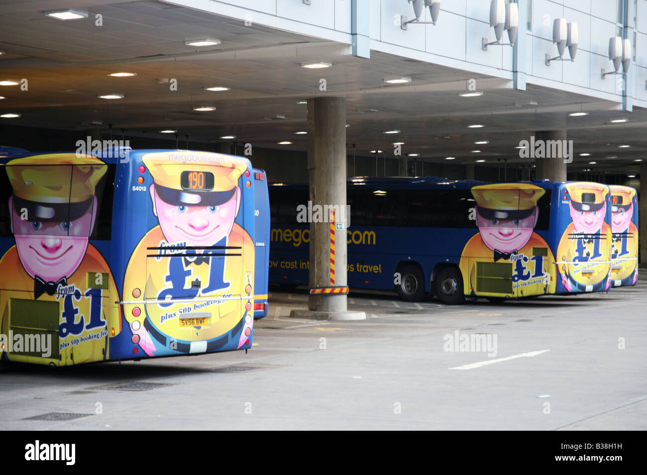 Megabus logo -Fotos und -Bildmaterial in hoher Auflösung – Alamy