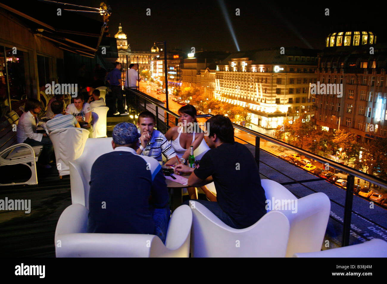 Prager nachtleben -Fotos und -Bildmaterial in hoher Auflösung – Alamy