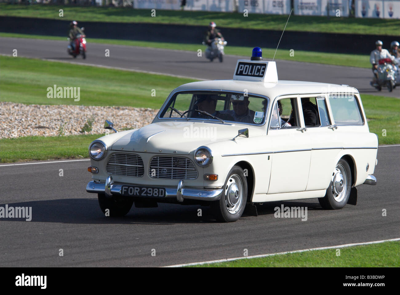 Polizei volvo -Fotos und -Bildmaterial in hoher Auflösung – Alamy