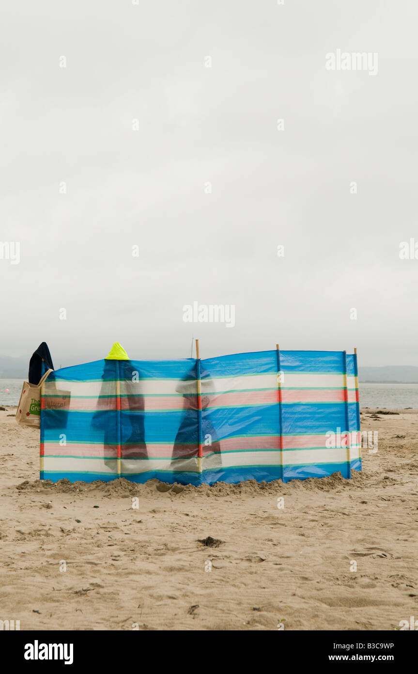 Windschutz am strand -Fotos und -Bildmaterial in hoher Auflösung – Alamy