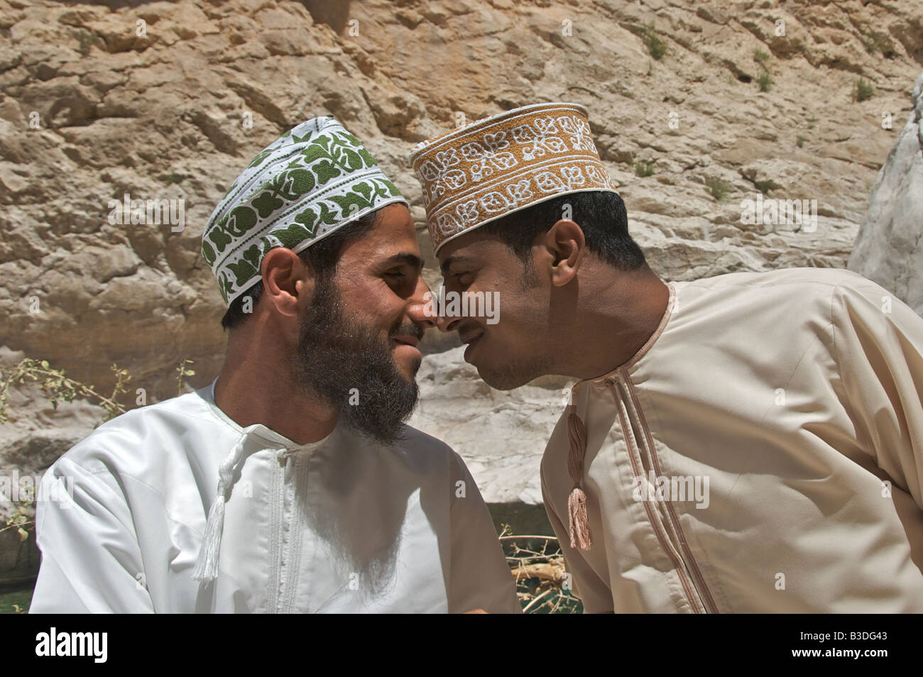 Reiben nasen -Fotos und -Bildmaterial in hoher Auflösung – Alamy