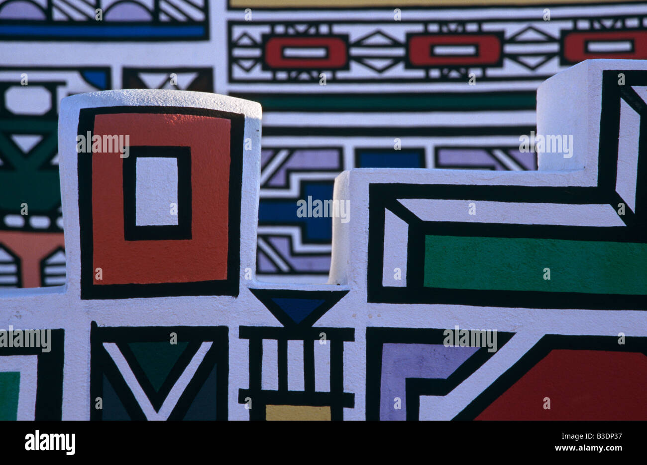 Ndebele pattern -Fotos und -Bildmaterial in hoher Auflösung – Alamy