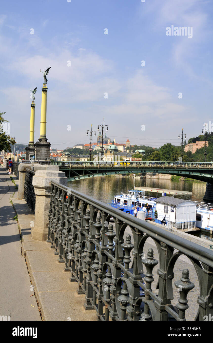 Cechuv most vltava prague -Fotos und -Bildmaterial in hoher Auflösung ...