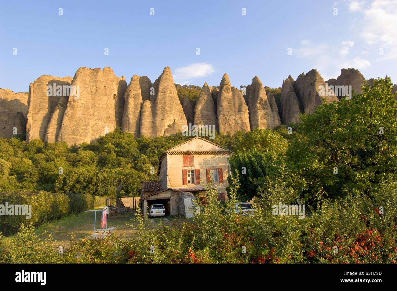 Europa Frankreich Provence Les Mees Felsformationen Rochers des Mees ...