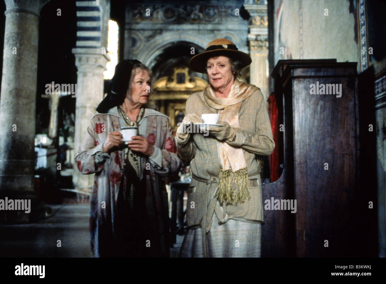 Tee mit mussolini 1999 maggie smith -Fotos und -Bildmaterial in hoher ...