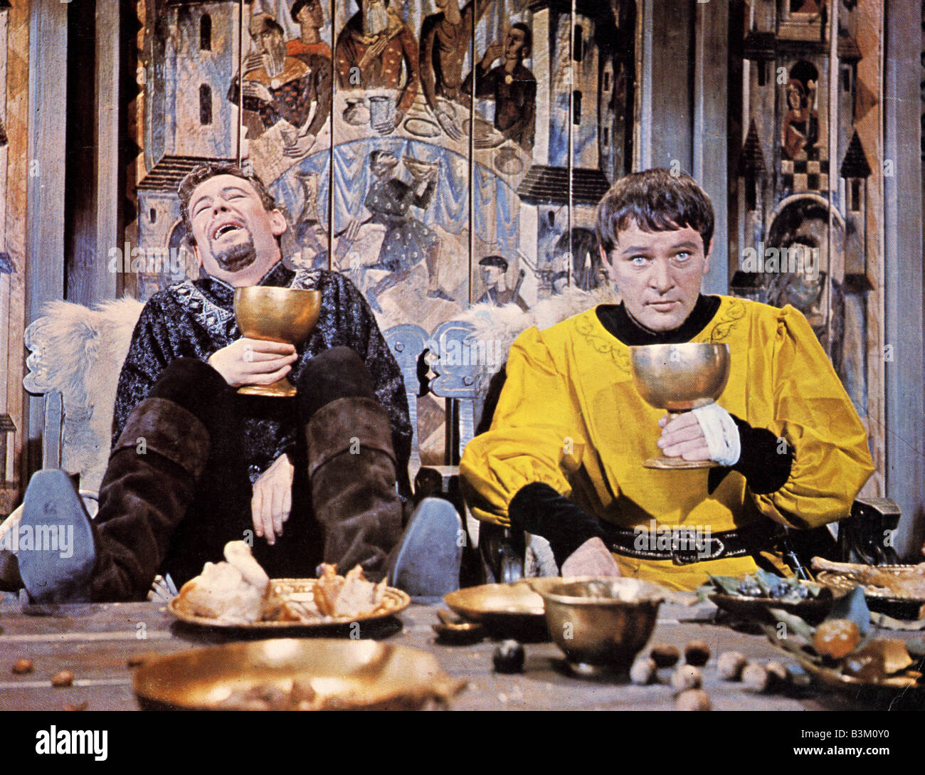 BECKET 1964 Paramount Film mit Peter O'Toole auf der linken Seite als ...
