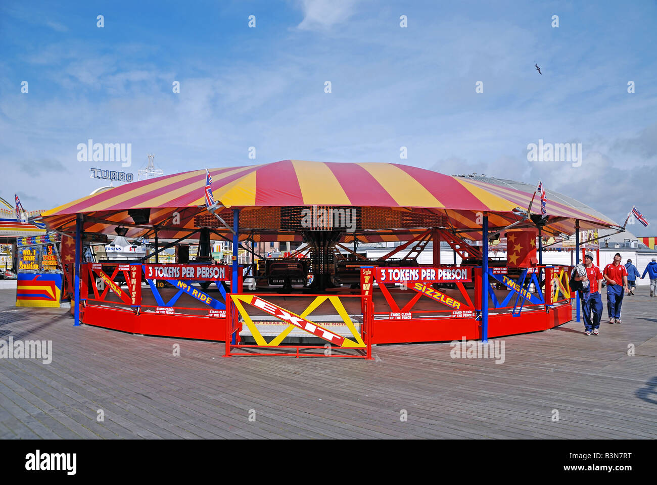 Twister ride funfair ride -Fotos und -Bildmaterial in hoher Auflösung ...