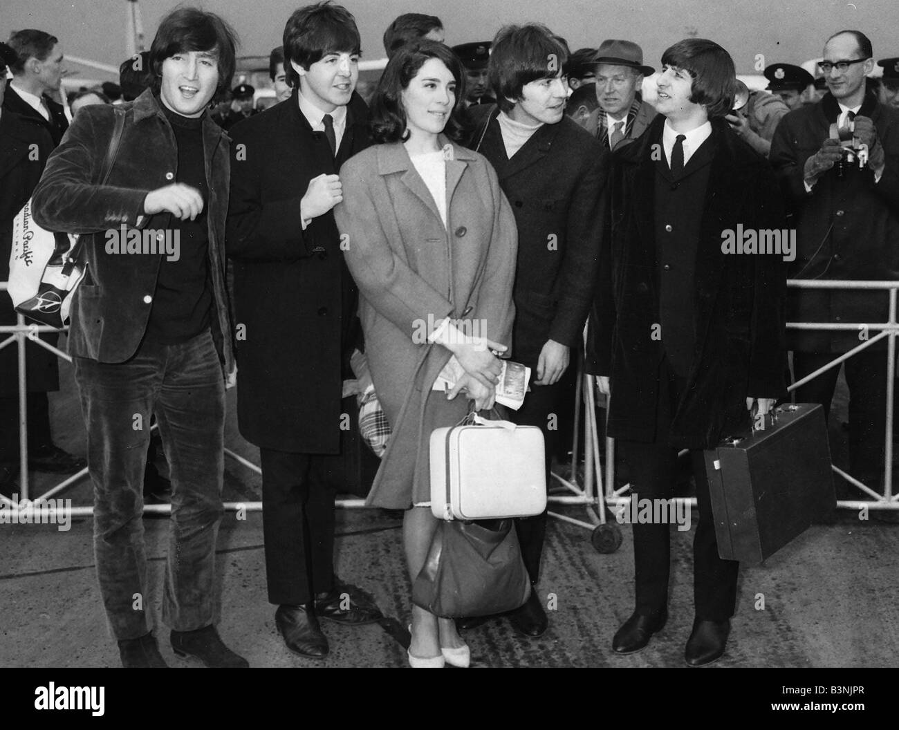 Eleanor Bron Beatles 81 Eleanor Bron Fotos Und Hochauflösende Bilder