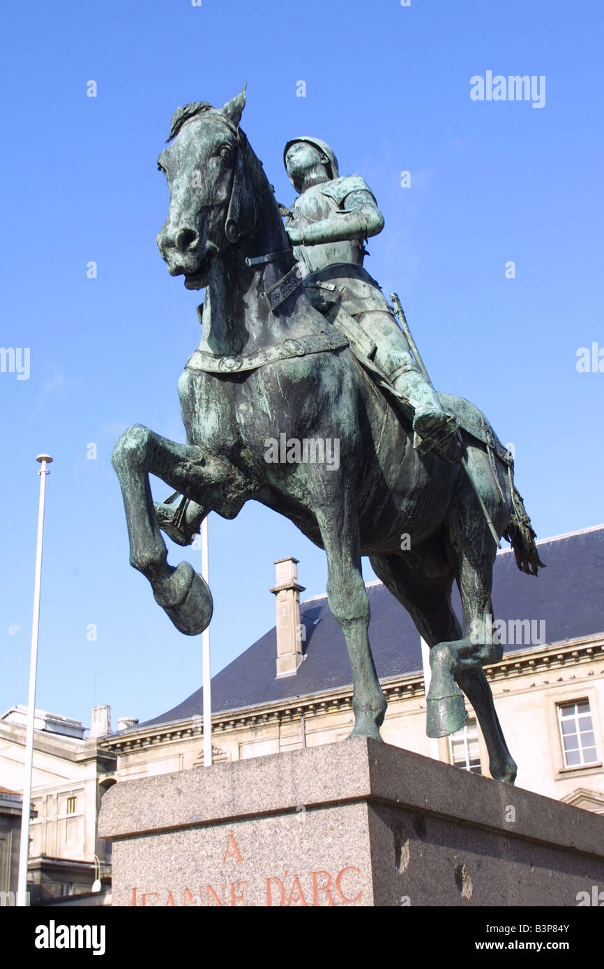 Statue von Jeanne d ' Arc, Jeanne d ' Arc, in Reims, Frankreich. Vertikale. Joan Arc10206 ...
