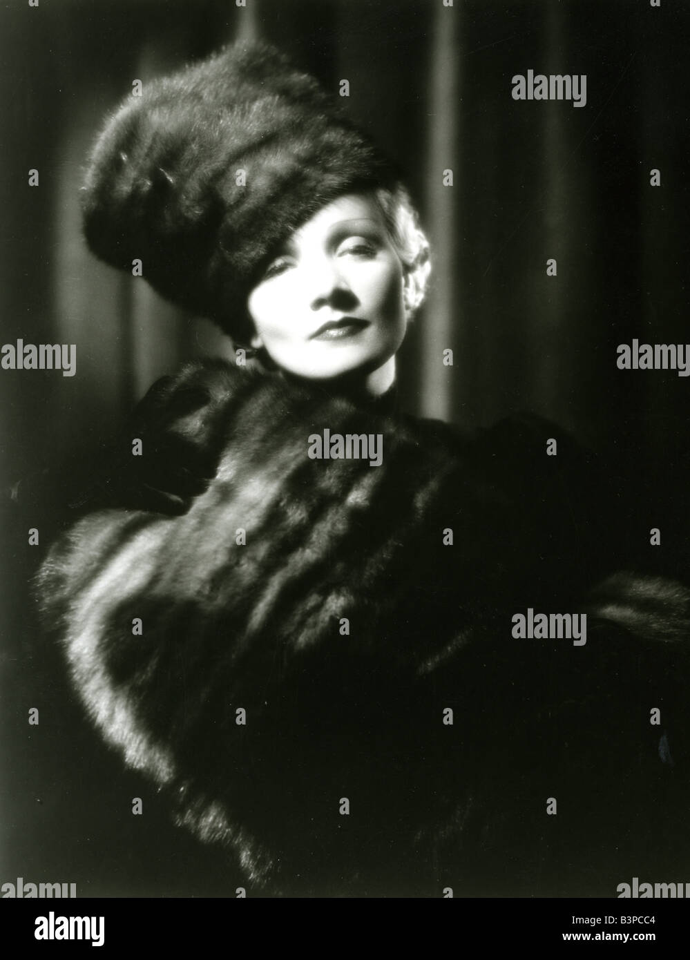 Die scharlachrote Kaiserin 1934 Paramount Film mit Marlene Dietrich als Katharina die große von ...