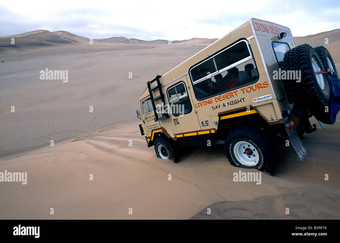 Off-Road-Fahrzeug, Living Desert Tour, Swakopmund, Namib-Wüste, Namibia ...
