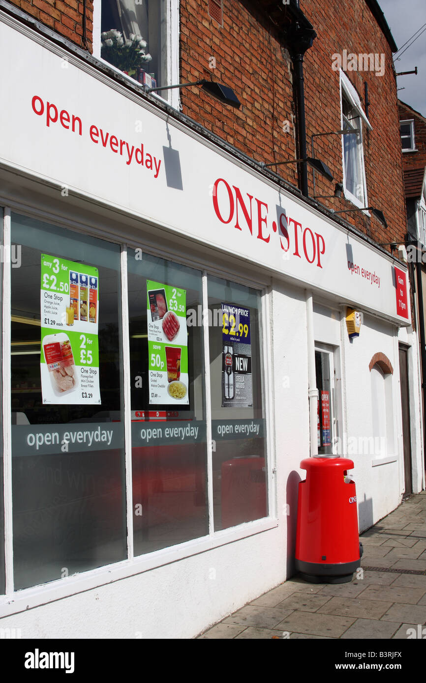 Ein One Stop Convenience-Store in der Stadt eine U.K Stockfotografie ...