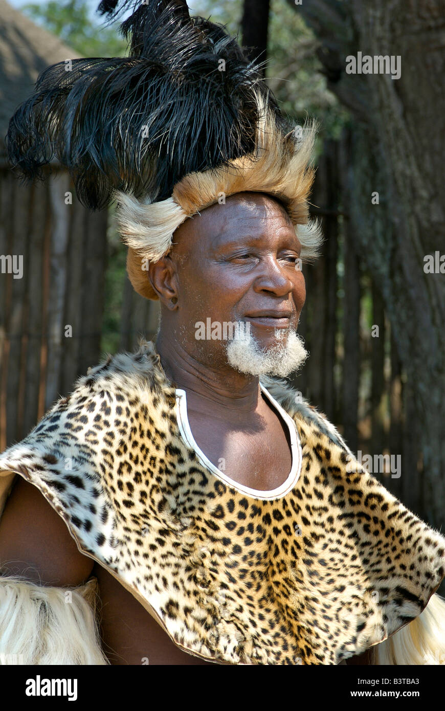 Zulu tribal leader -Fotos und -Bildmaterial in hoher Auflösung – Alamy