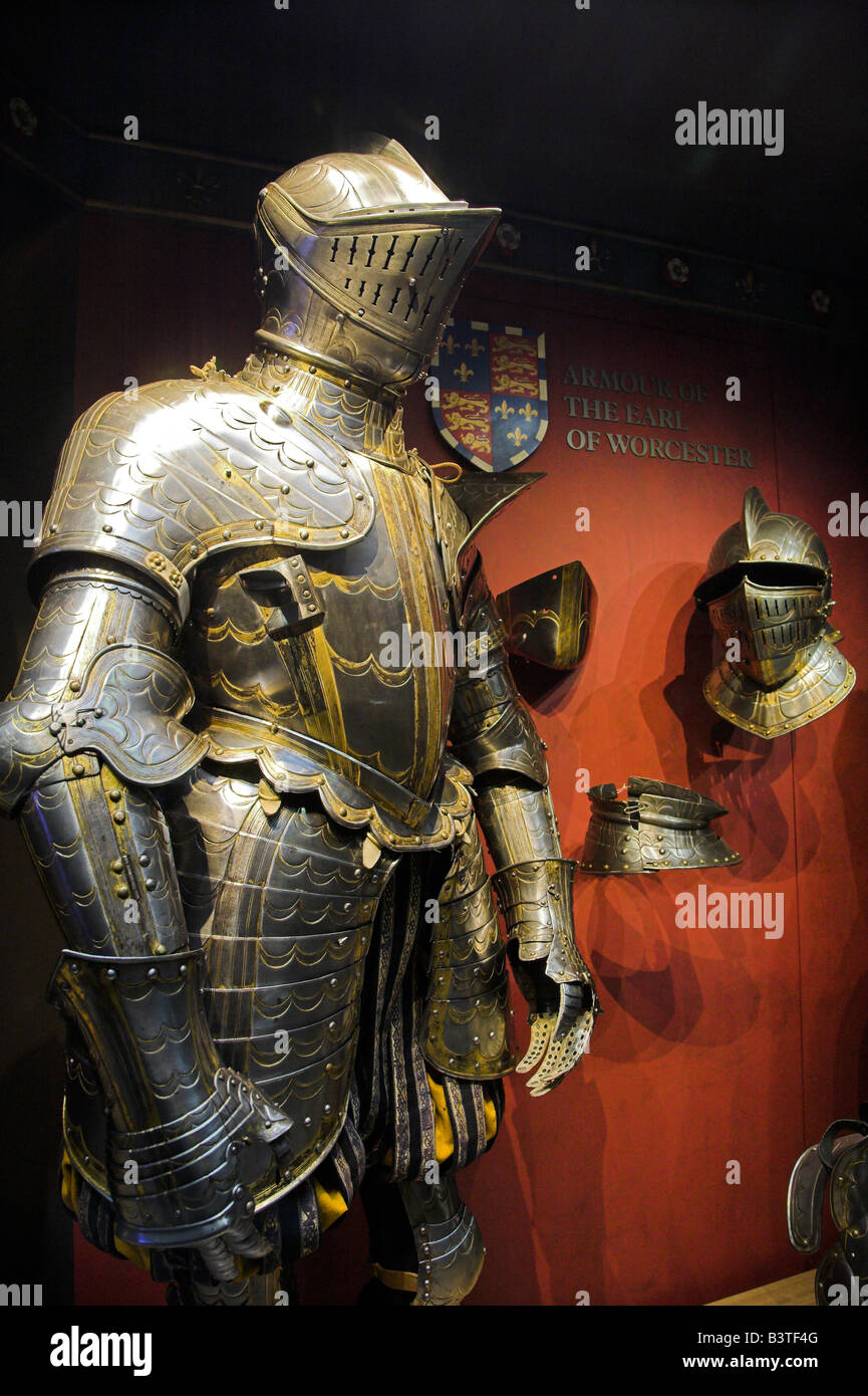 England, London, Tower of London. Ein Anzug der mittelalterlichen ...