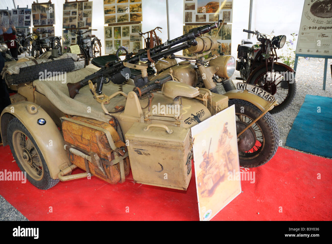 Authentische BMW Motorrad mit montierten Waffe von der deutschen Armee ...