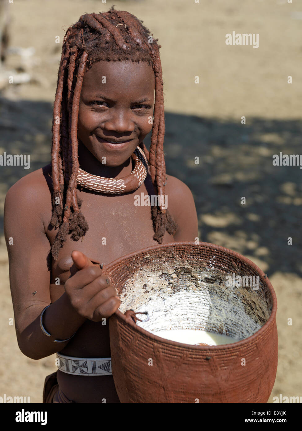 Himba girl with braid -Fotos und -Bildmaterial in hoher Auflösung – Alamy