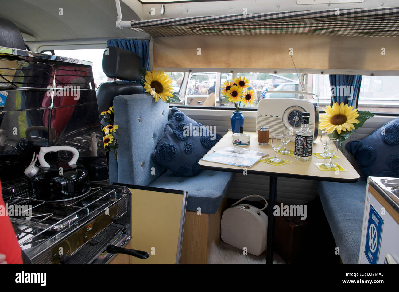 Vw bus interior -Fotos und -Bildmaterial in hoher Auflösung – Alamy