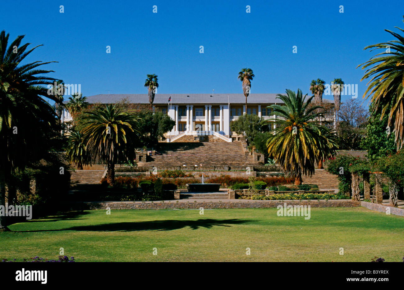 Parliament building windhoek -Fotos und -Bildmaterial in hoher ...