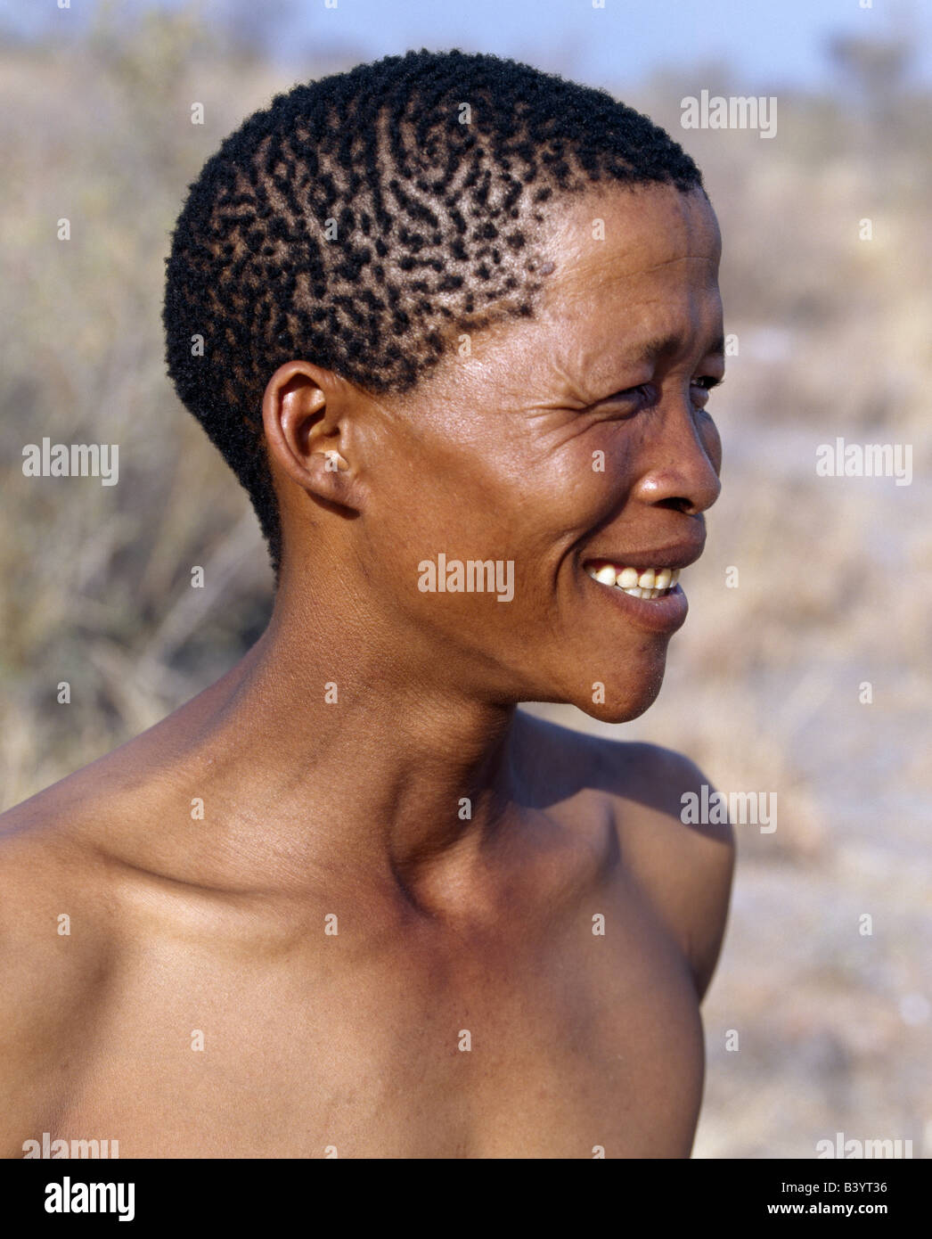 Namibia, östliche Buschmannland, Tsumkwe. A! Kung Jäger und Sammler ...