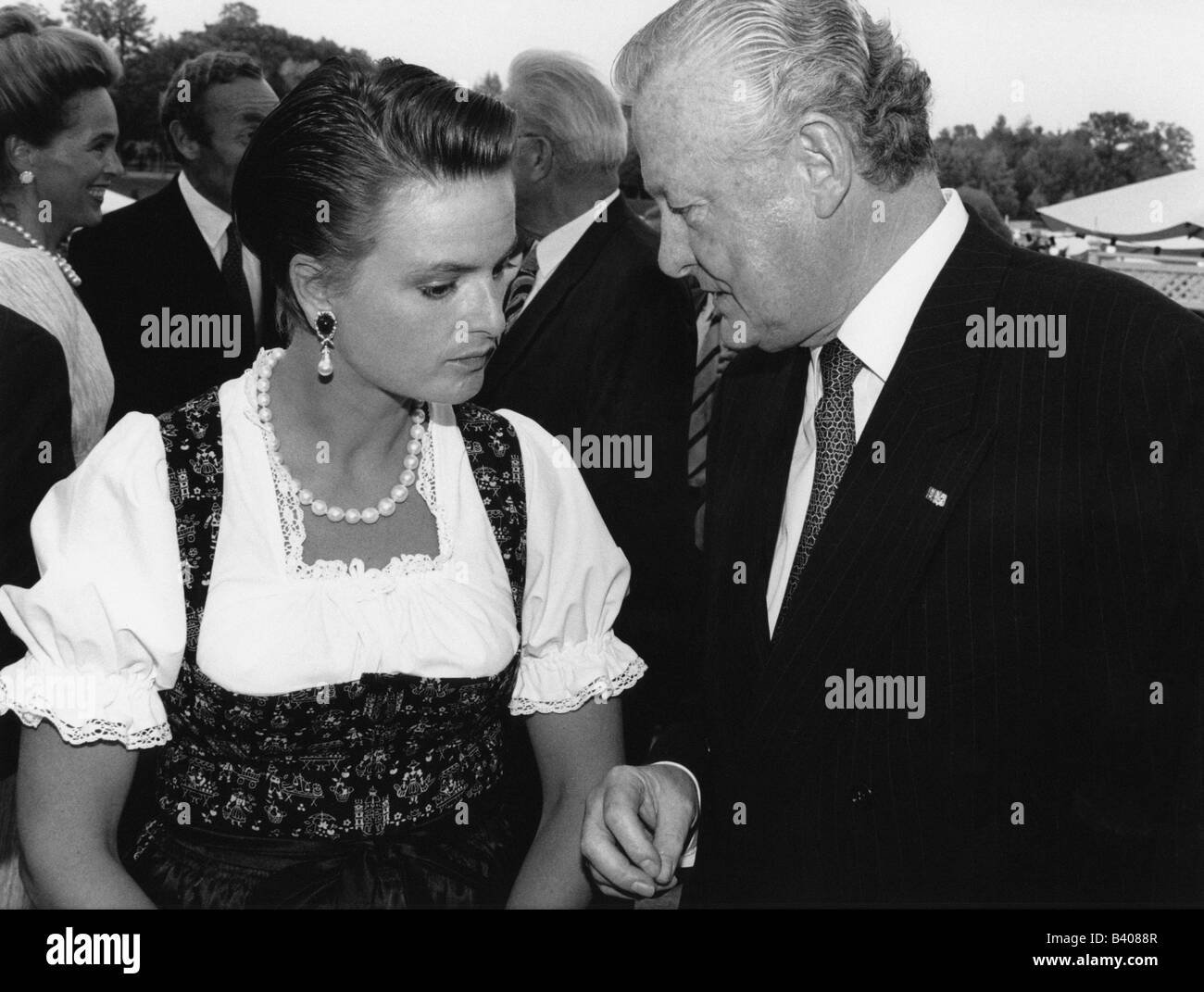 Princess gloria von thurn und taxis Schwarzweiß-Stockfotos und -bilder ...