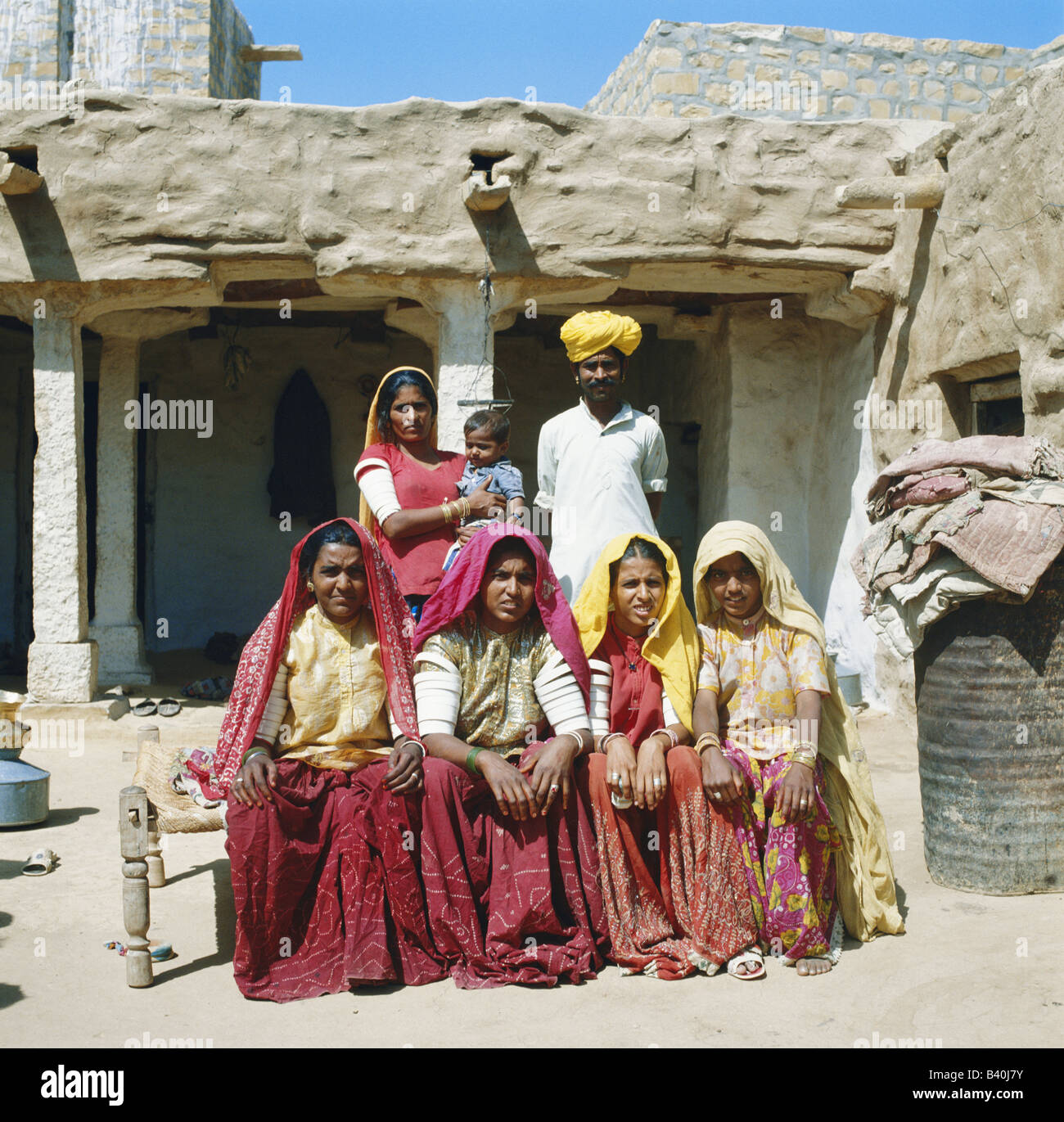 Rajasthani people traditional dwelling -Fotos und -Bildmaterial in ...