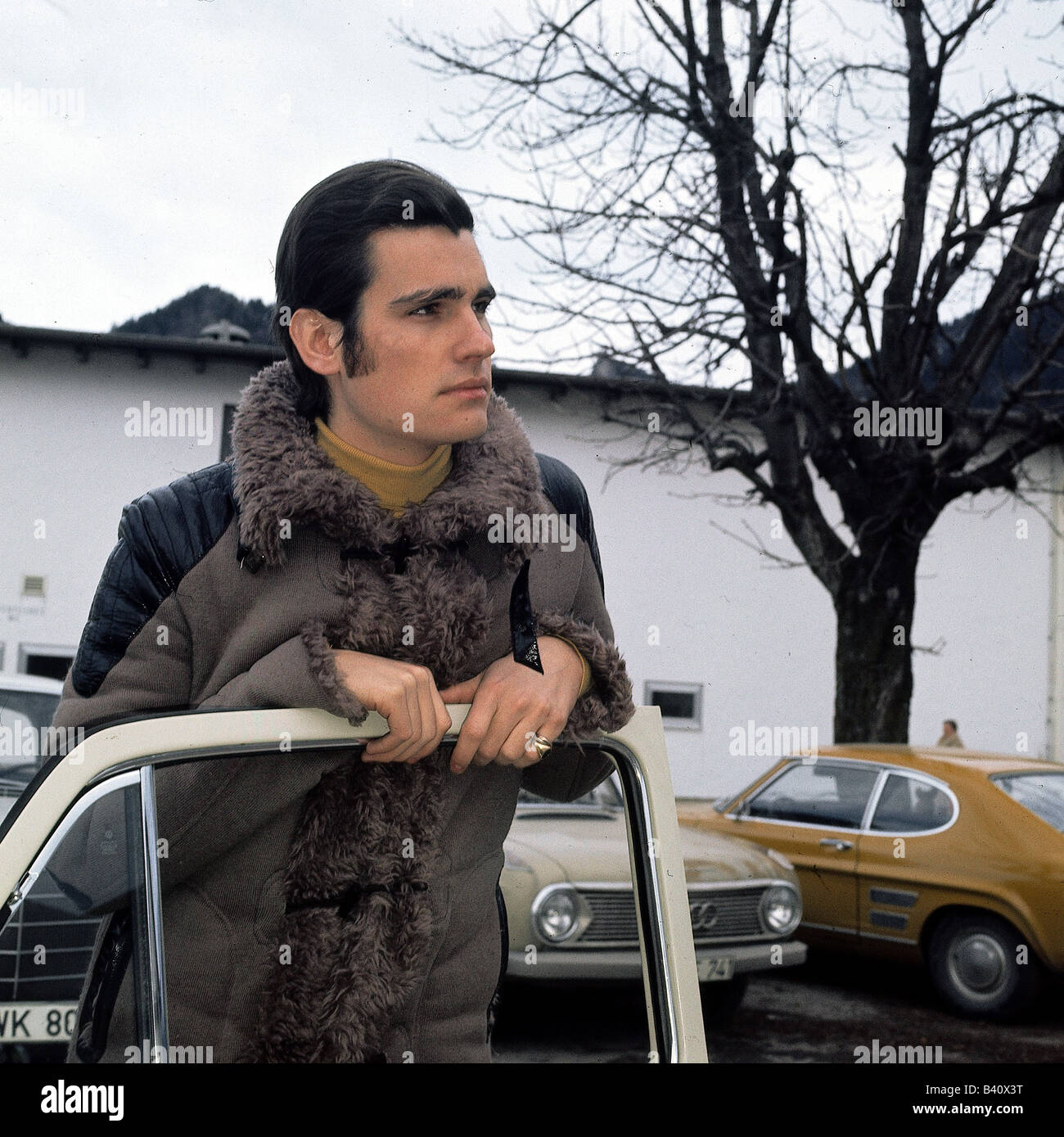 Dumont, Sky, * 20.5.1947, deutscher Schauspieler, halbe Länge, von der ...