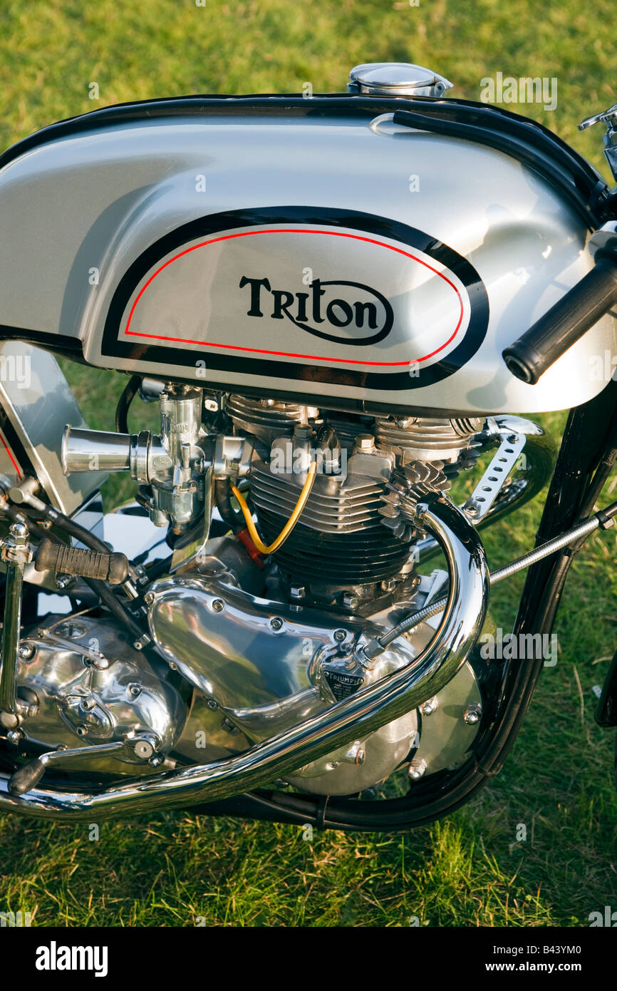 Triton motorrad -Fotos und -Bildmaterial in hoher Auflösung – Alamy