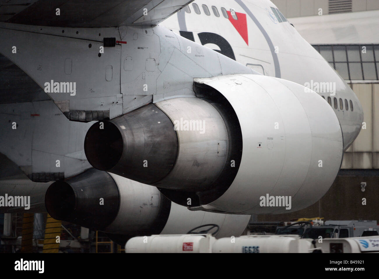 Jet-Engine Boeing 747, Logan International Airport, Boston ...