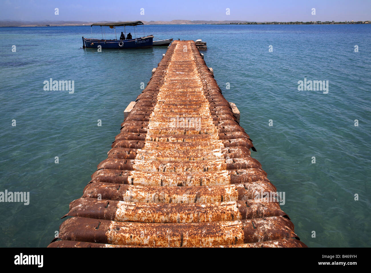 Steg am Roten Meer auf Green Island, Massawa, Eritrea Stockfotografie ...