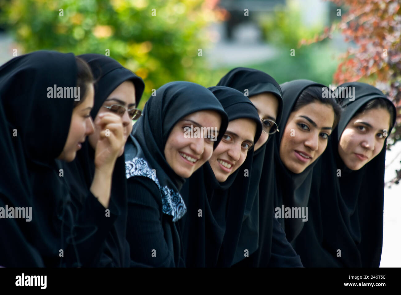 Junge muslimische Frauen in Esfahan Iran Stockfotografie - Alamy