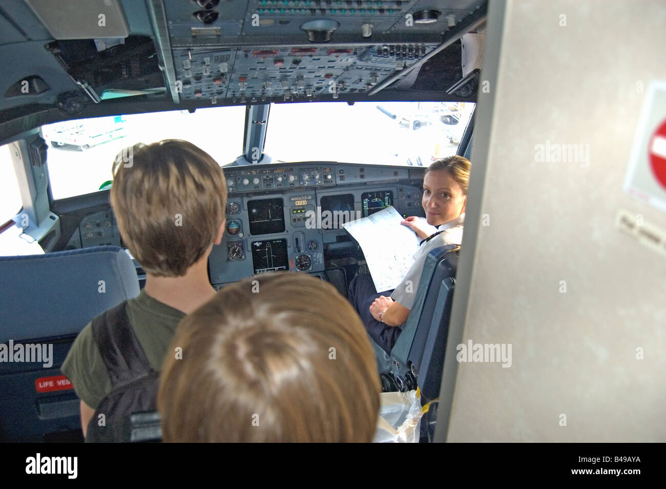 Navigator Cockpit Stockfotos und -bilder Kaufen - Alamy