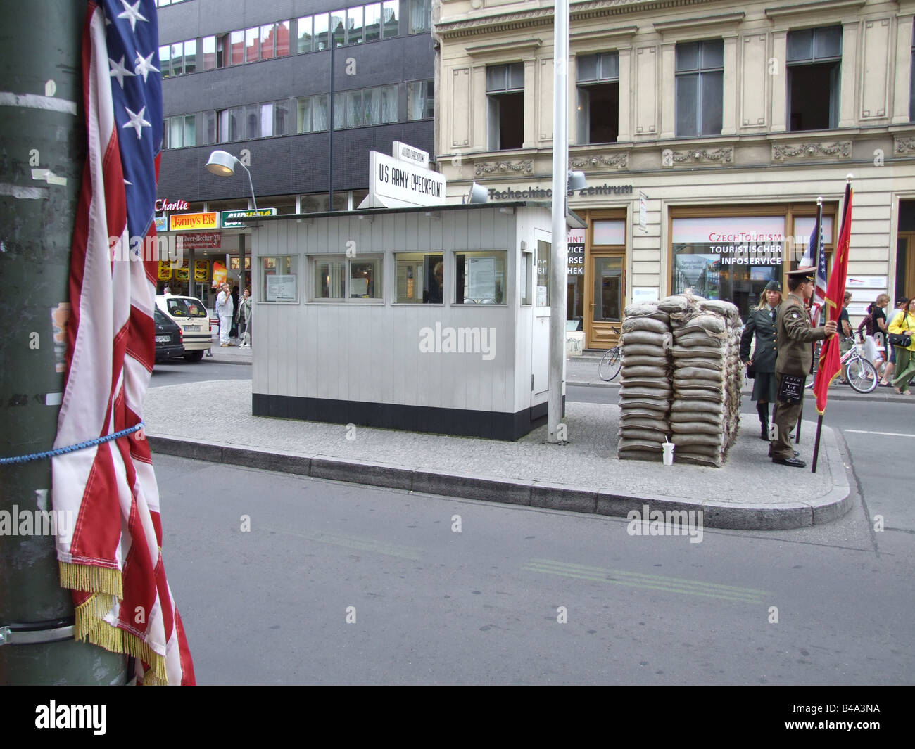 Military checkpoint -Fotos und -Bildmaterial in hoher Auflösung – Alamy