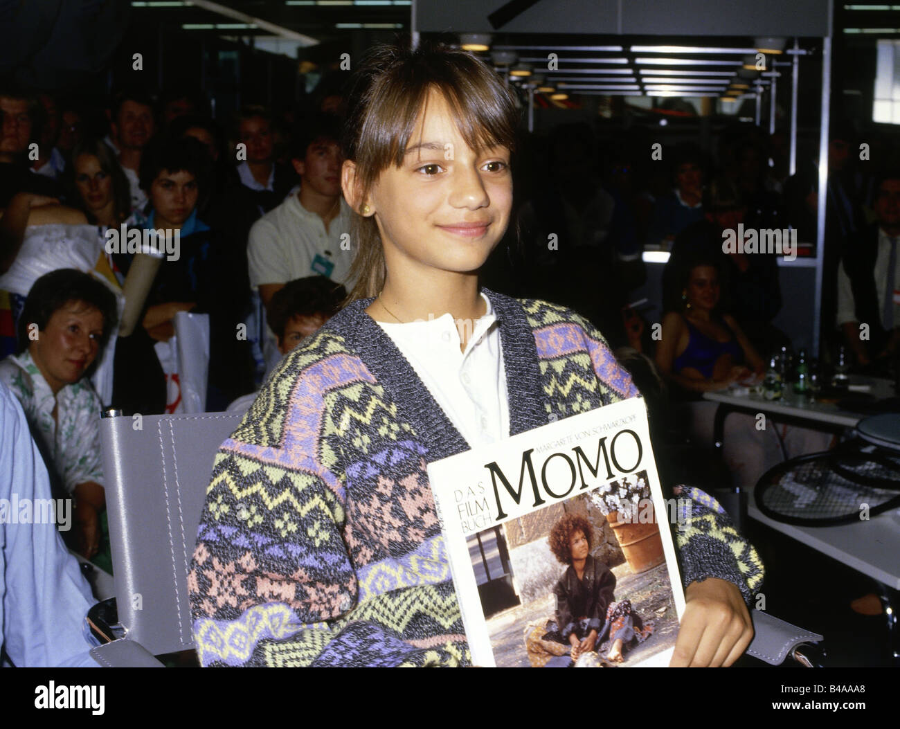 Bokel, Radost, * 4.6.1975, deutsche Schauspielerin, halbe Länge, mit ...