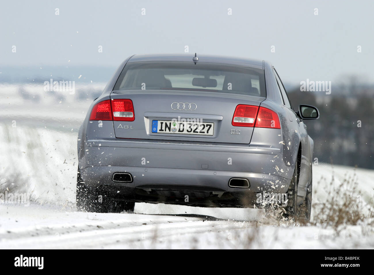 Audi a8 l 6 0 quattro -Fotos und -Bildmaterial in hoher Auflösung – Alamy