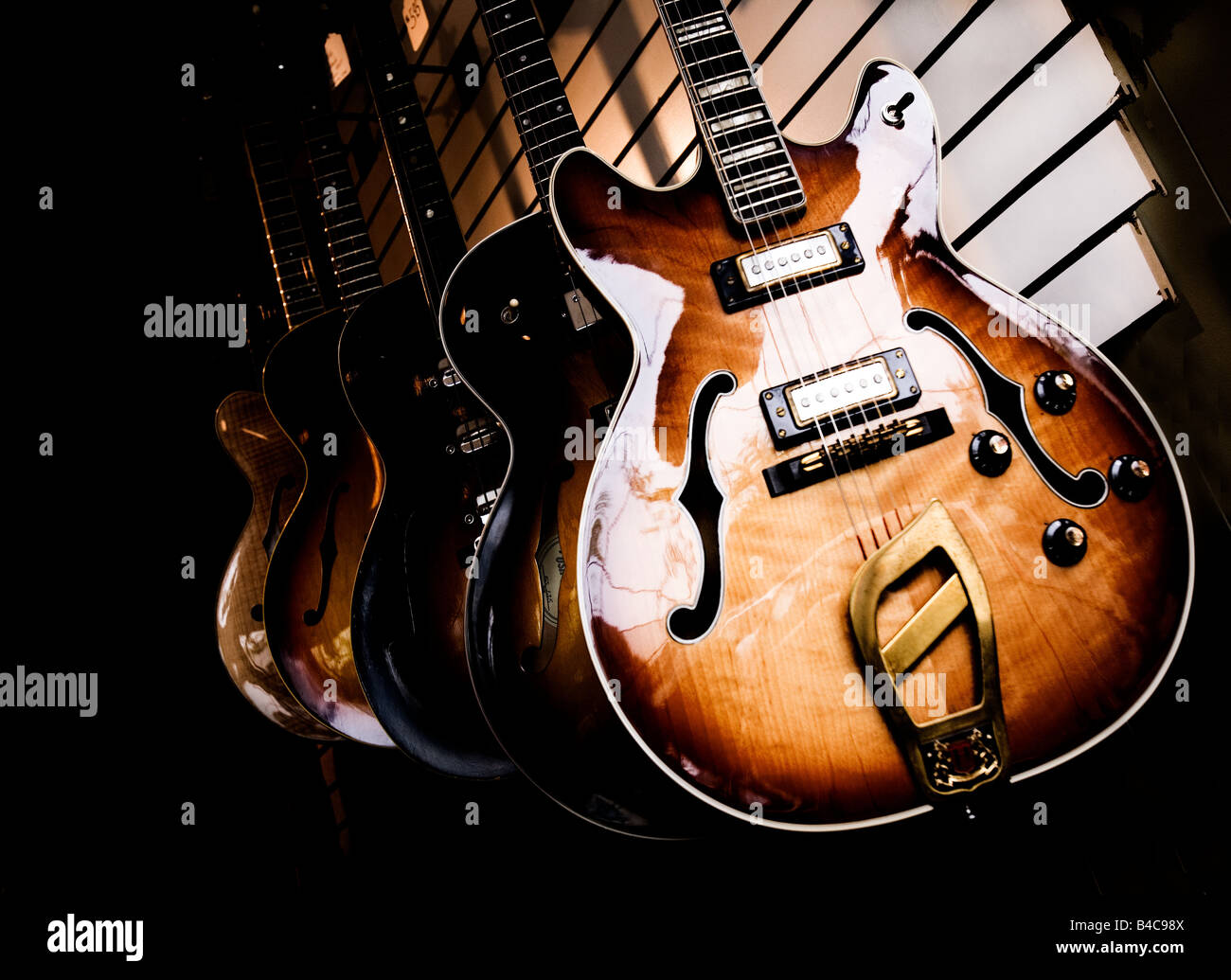 Gibson guitars -Fotos und -Bildmaterial in hoher Auflösung – Alamy