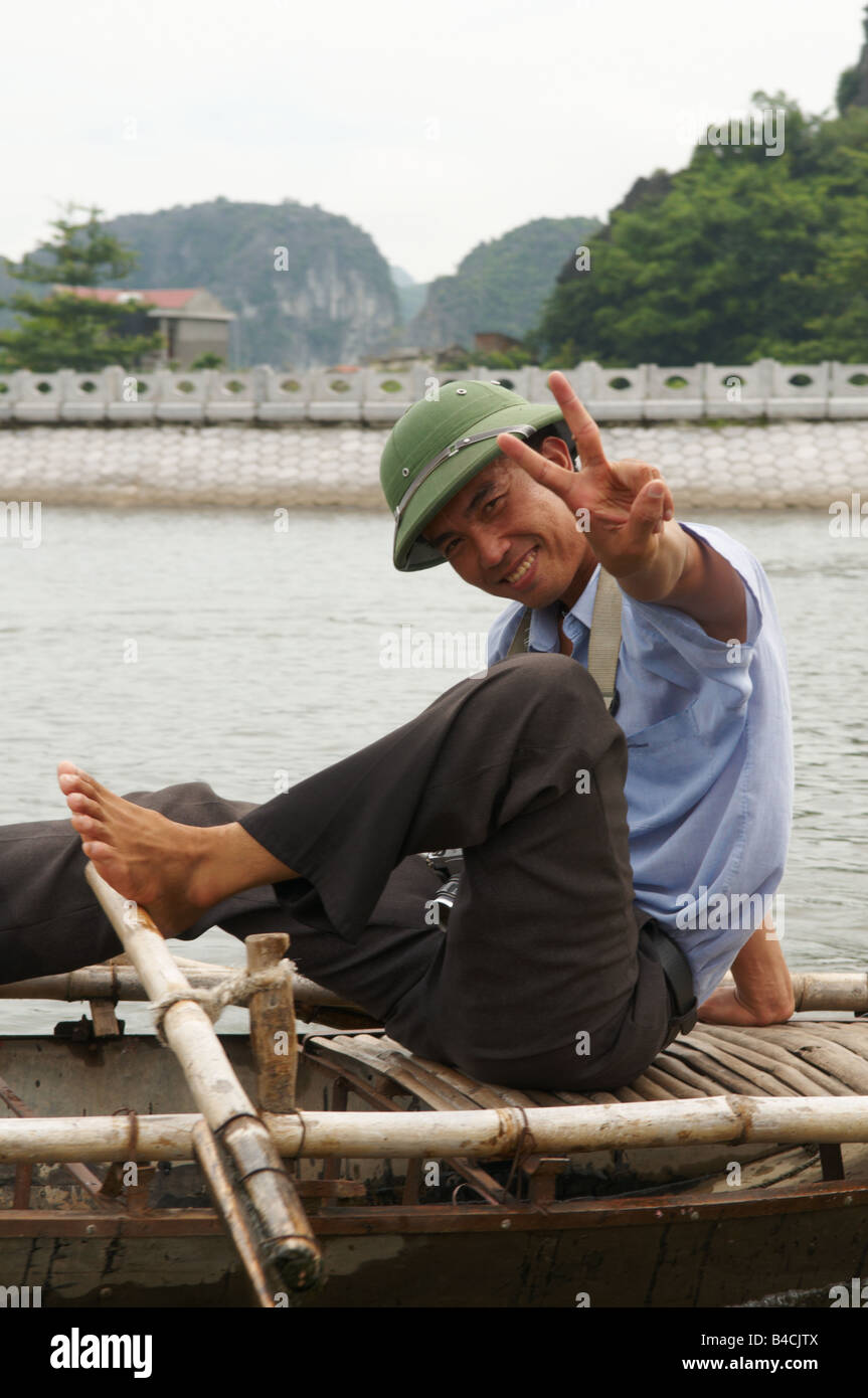 Vietnam war peace sign -Fotos und -Bildmaterial in hoher Auflösung – Alamy