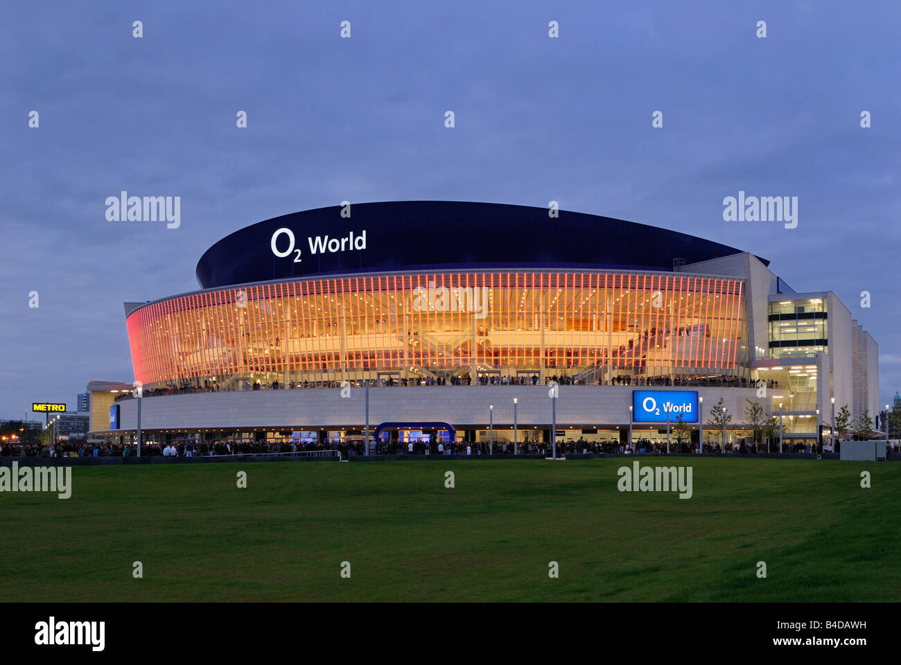 O2 World, O2-Arena von der Anschutz Entertainment Group, Berlin ...