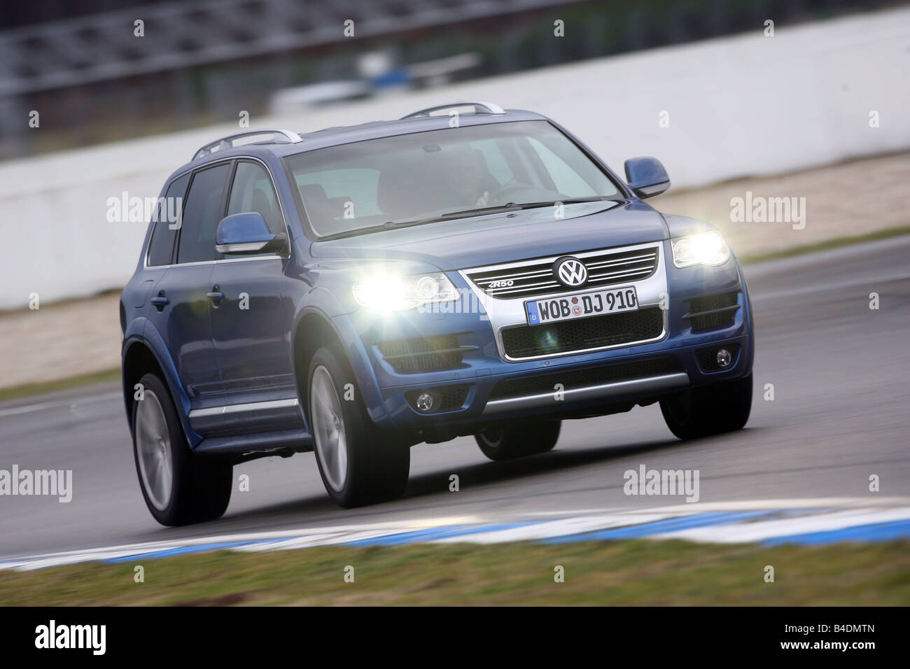 Vw volkswagen touareg r50 -Fotos und -Bildmaterial in hoher Auflösung ...