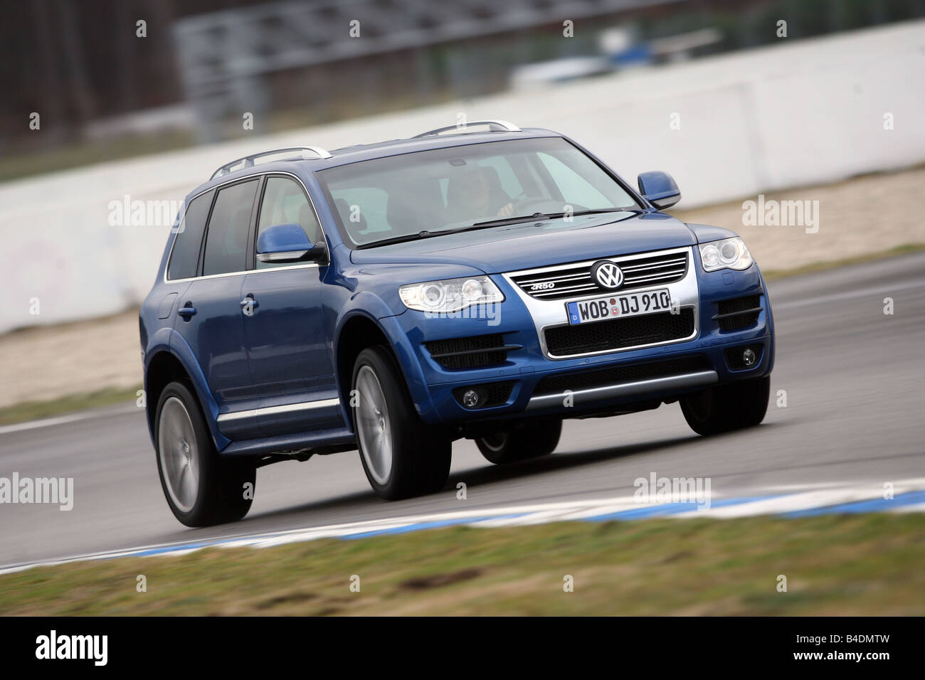 Vw volkswagen touareg r50 -Fotos und -Bildmaterial in hoher Auflösung ...