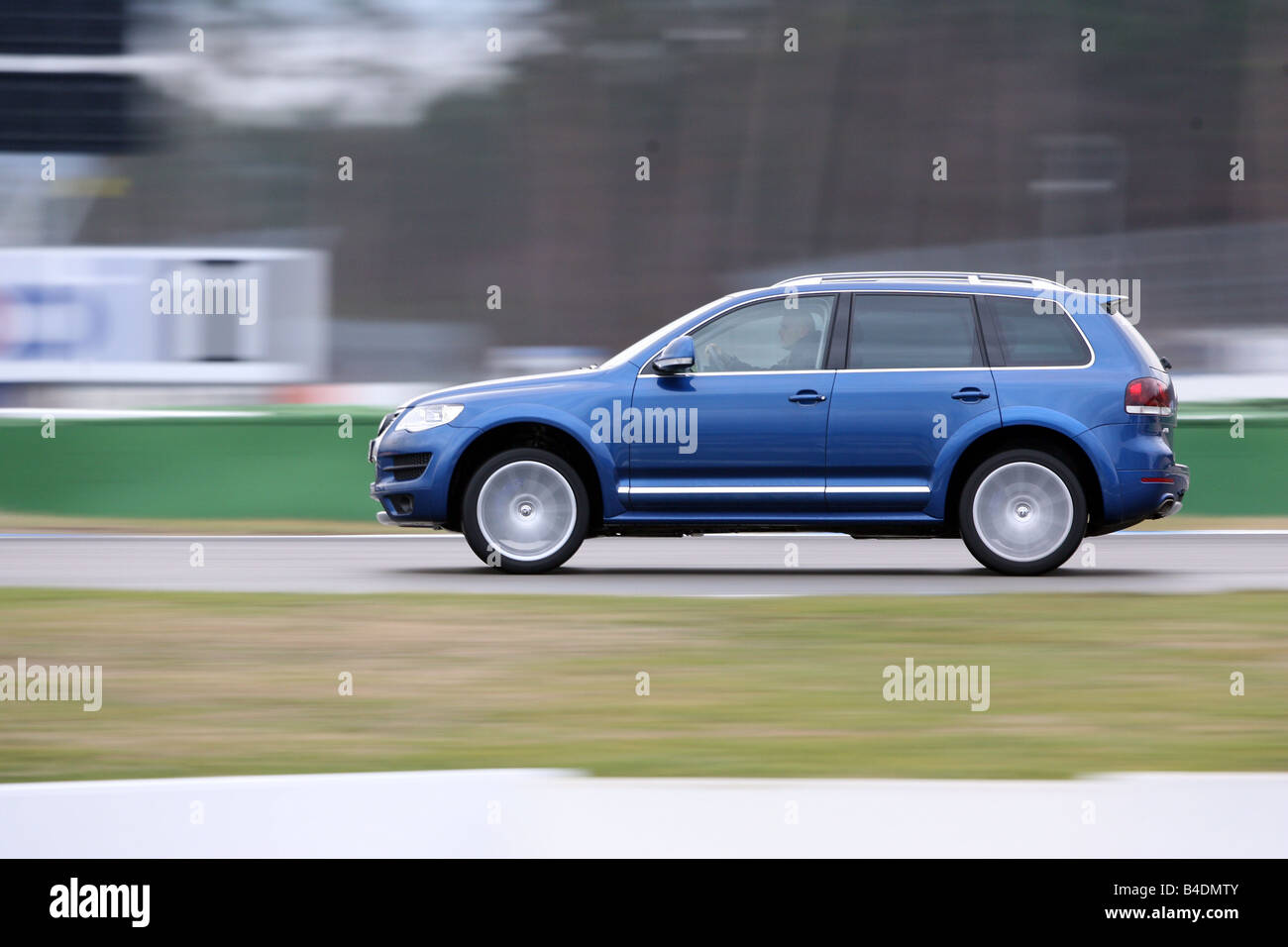 Vw volkswagen touareg r50 -Fotos und -Bildmaterial in hoher Auflösung ...