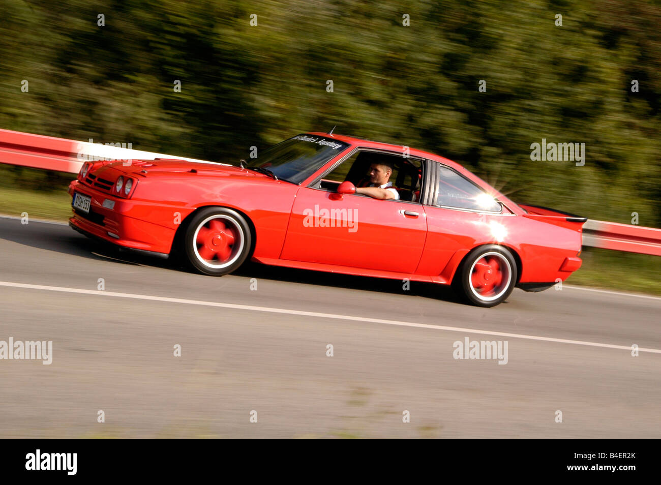 Auto, Opel Manta B, Baujahr 1983, rot, Coupé, Coupe, Oldtimer, 1980er ...