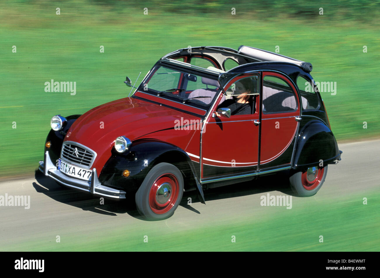 Citroen 2cv front -Fotos und -Bildmaterial in hoher Auflösung – Alamy