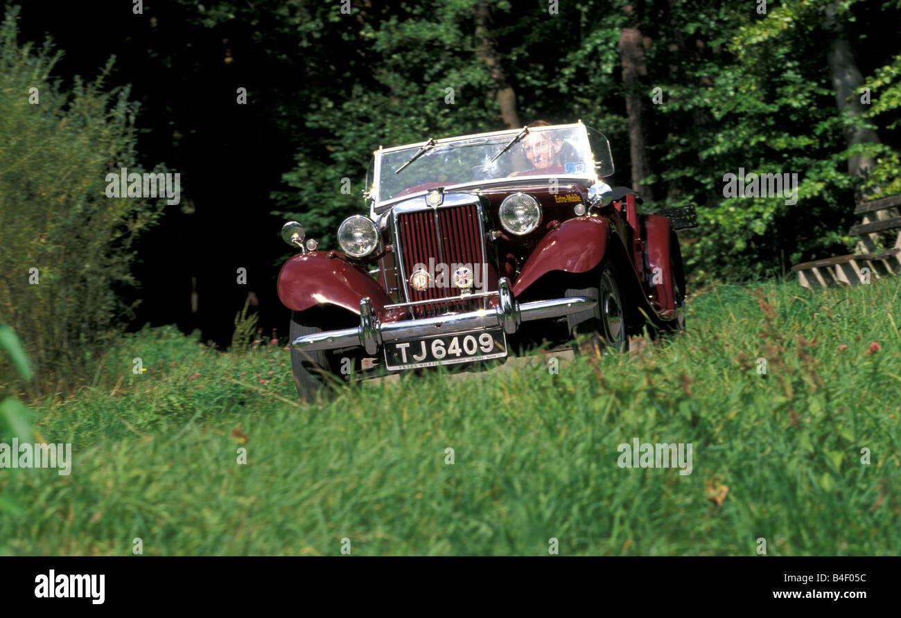 Oldtimer mg roadster cabrio -Fotos und -Bildmaterial in hoher Auflösung ...