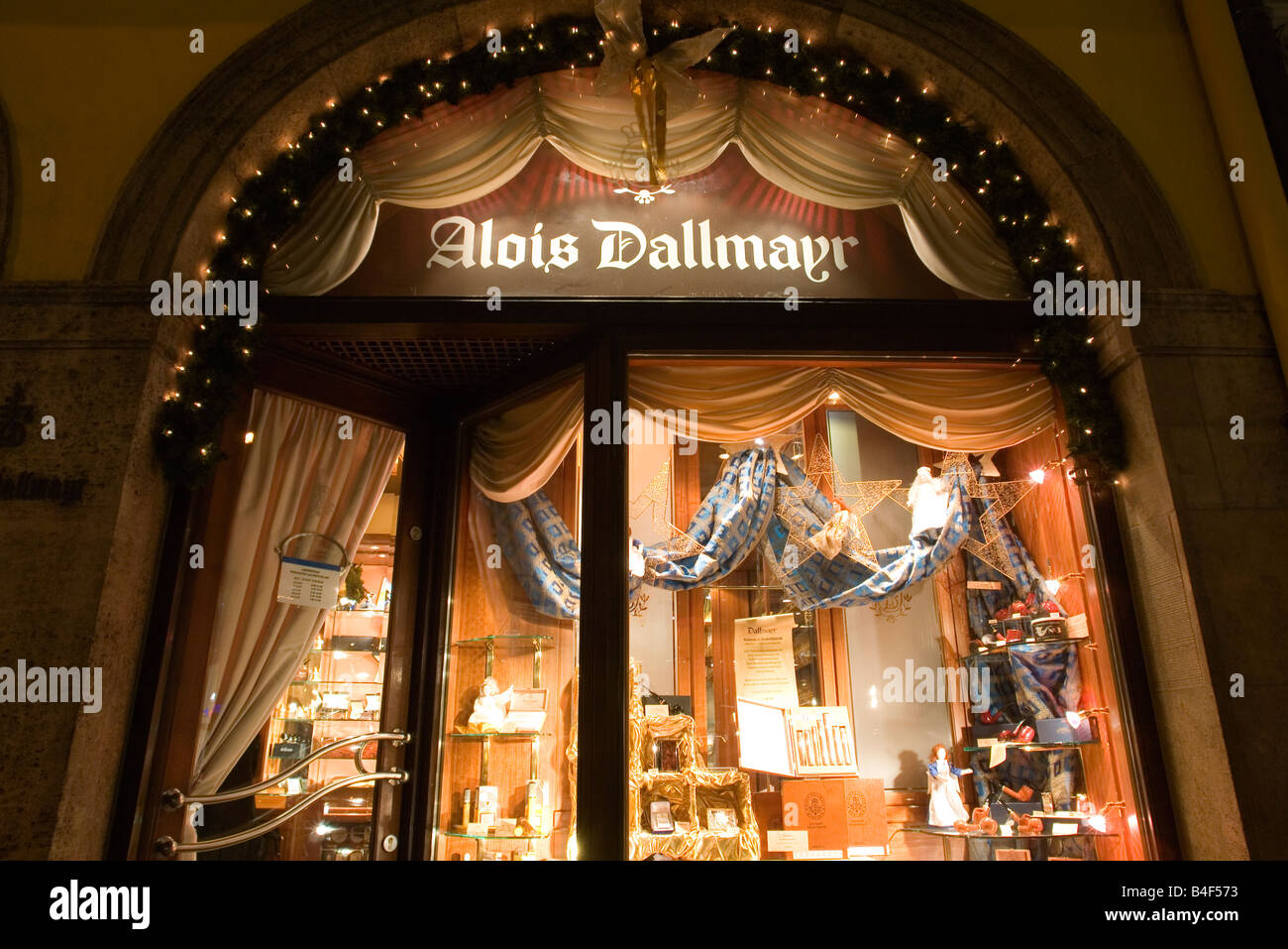 Delikatessen dallmayr -Fotos und -Bildmaterial in hoher Auflösung – Alamy