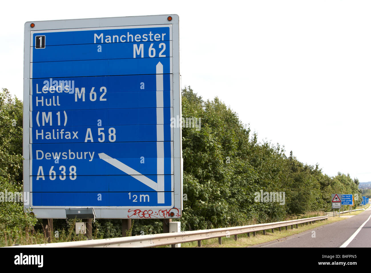 M1 m62 autobahn zeichen -Fotos und -Bildmaterial in hoher Auflösung – Alamy