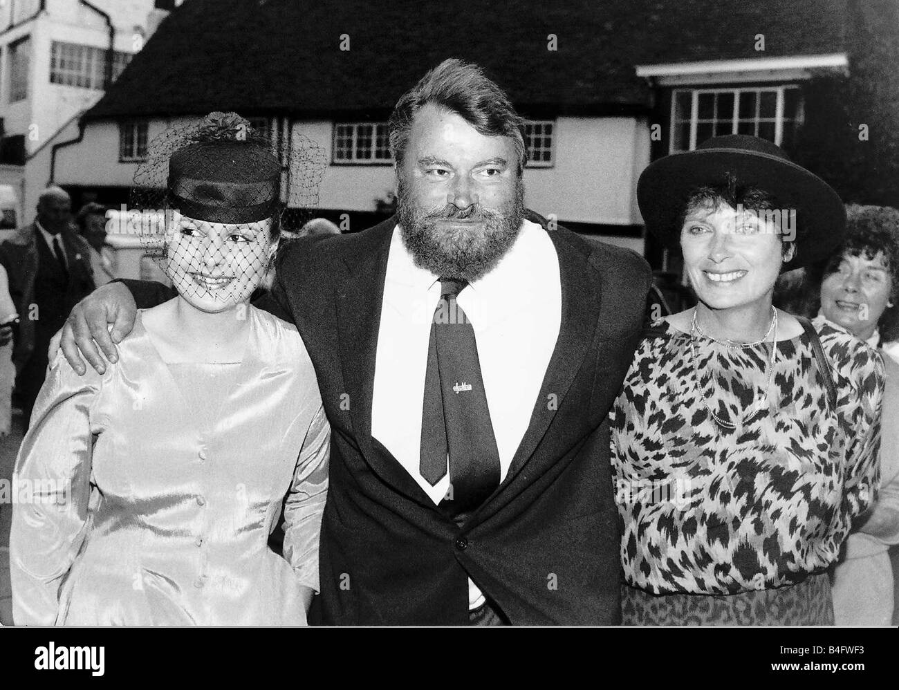 Brian Blessed britischer Schauspieler mit seiner Frau Hidergarde und ...