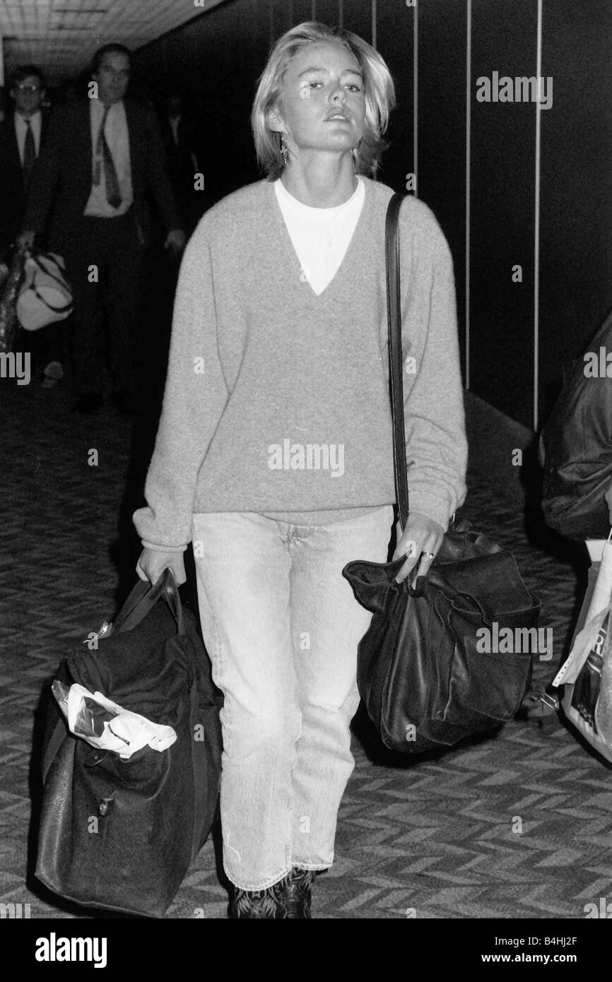 Patsy Kensit Schauspielerin am Flughafen Heathrow im November 1989 ...
